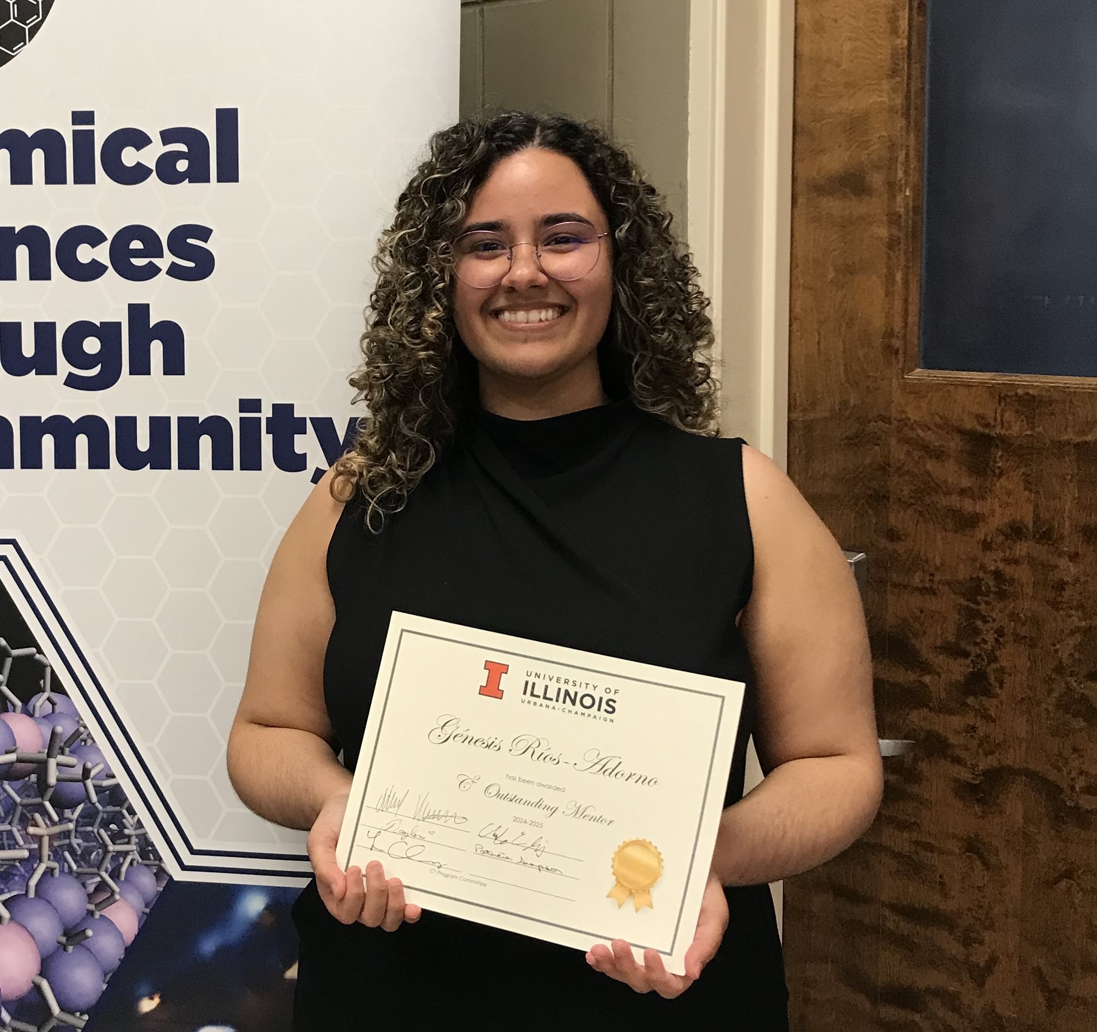 Ríos-Adorno recieves outstanding mentor award | Chemical & Biomolecular Engineering | Illinois