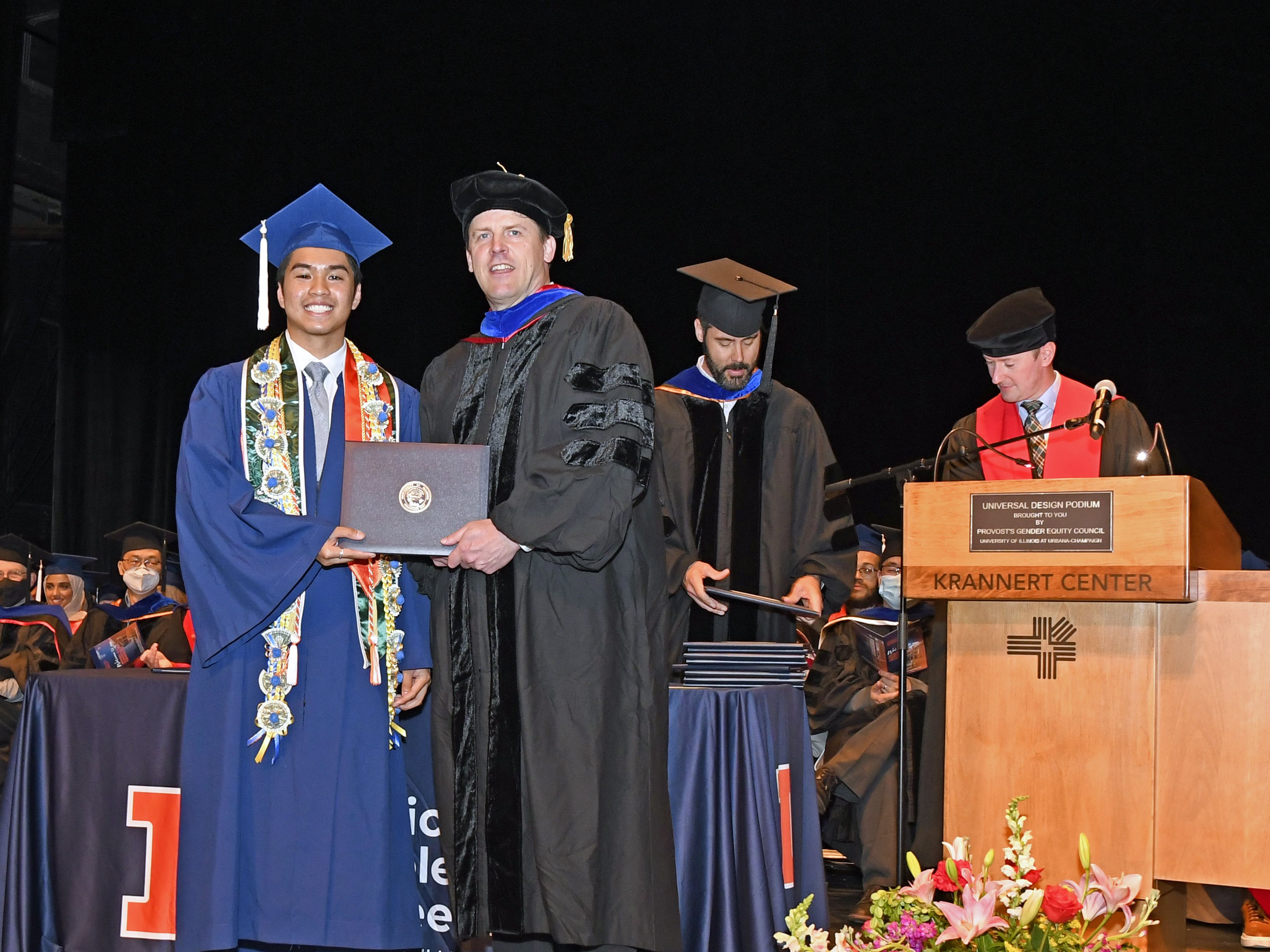 Graduates past and present celebrated at Spring 2022 convocation ...
